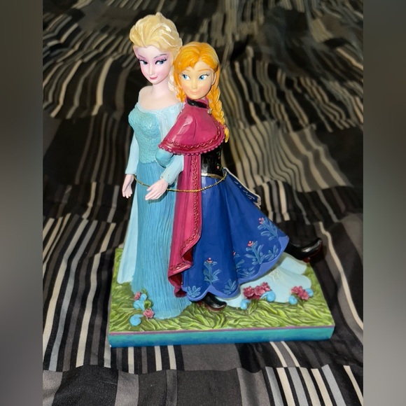 Disney | Other | Walt Disney Showcase Collection Disney Traditions ...